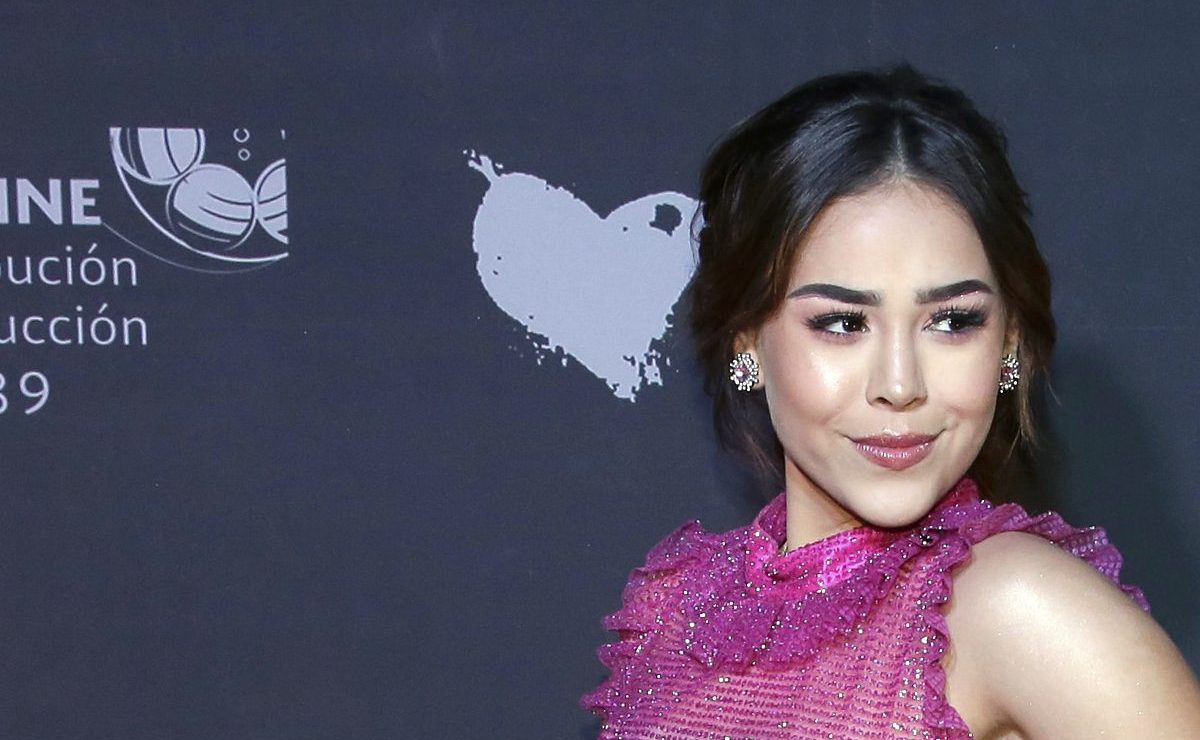 Danna Paola y la romántica foto con Jay de la Cueva - La Vibra
