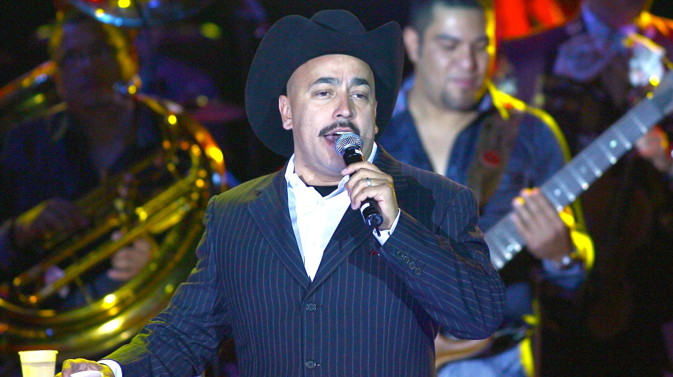VIDEO: Lupillo Rivera estrena sorpresivo rap con Snoop Dogg y colapsa ...