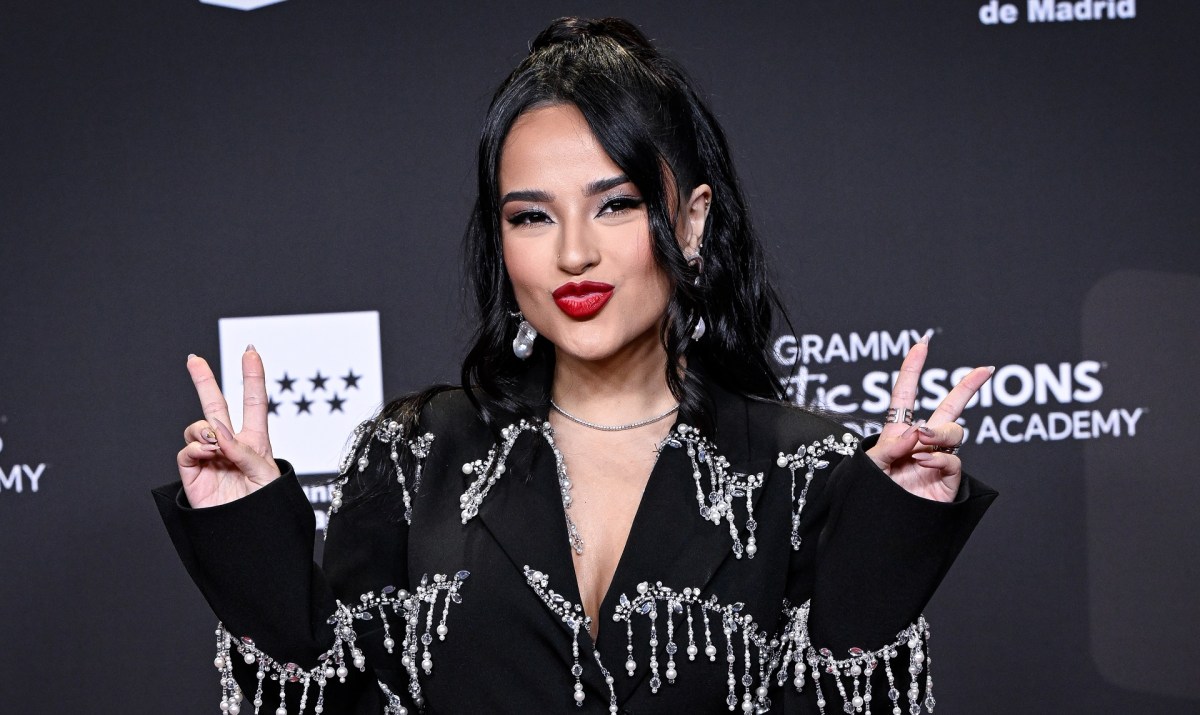 Becky G reacciona en las redes ante los rumores de infidelidad de su prometido Sebastián Lletget ...