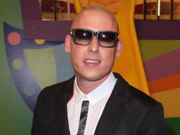 Reaparece Cosculluela luego de ser detenido por 13 cargos de maltrato ...