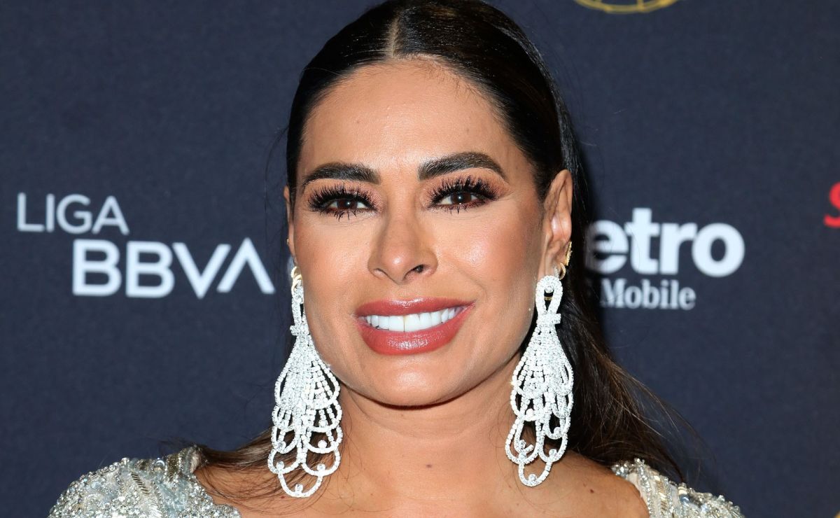 Look del Día: Galilea Montijo luce su despampanante figura con escotado minivestido - La Vibra