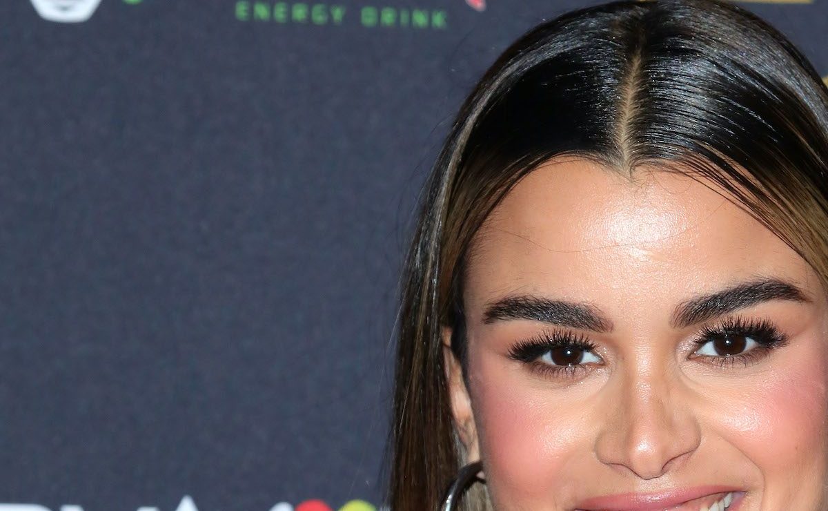 Clarissa Molina lució su espectacular figura en la portada de Hola USA ...