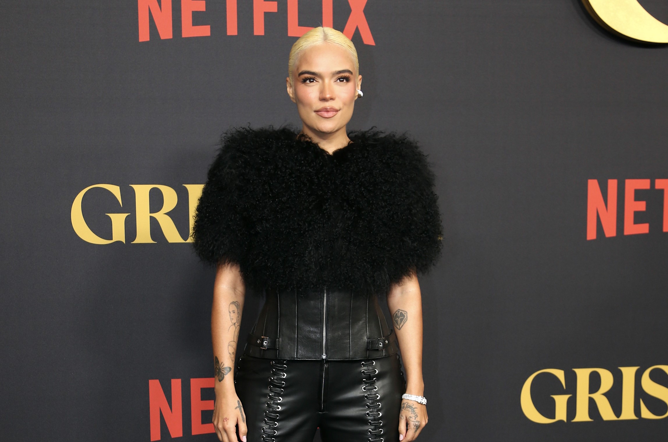 Karol G deslumbra como actriz con sus looks en la serie 'Griselda ...