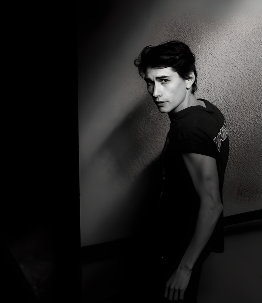 Enzo Vogrincic: ¿Quién es el Netflix Boy Crush que roba suspiros en las redes sociales? - La Vibra