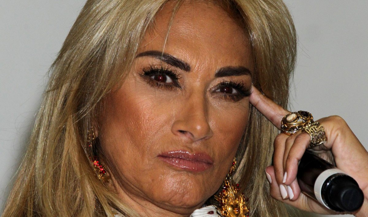 Adela Micha rompe el silencio sobre su entrevista a Christian Nodal ...
