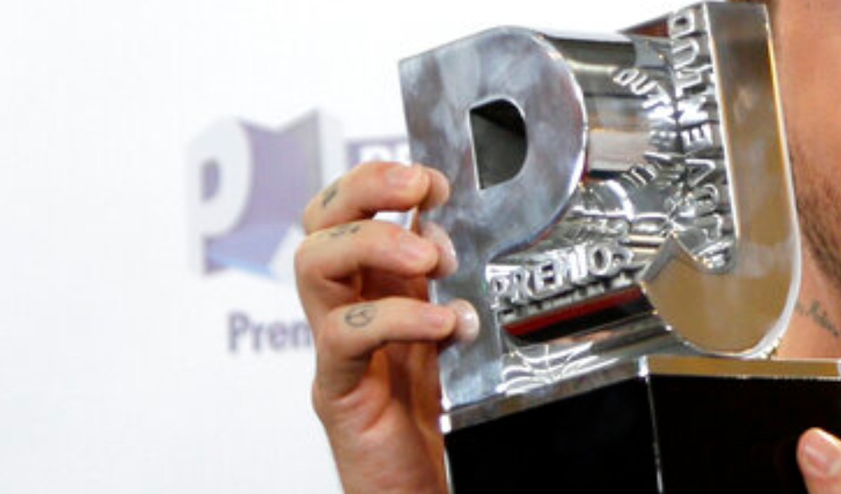 Premios Juventud 2025: looks de impactos en la alfombra azul - La Vibra