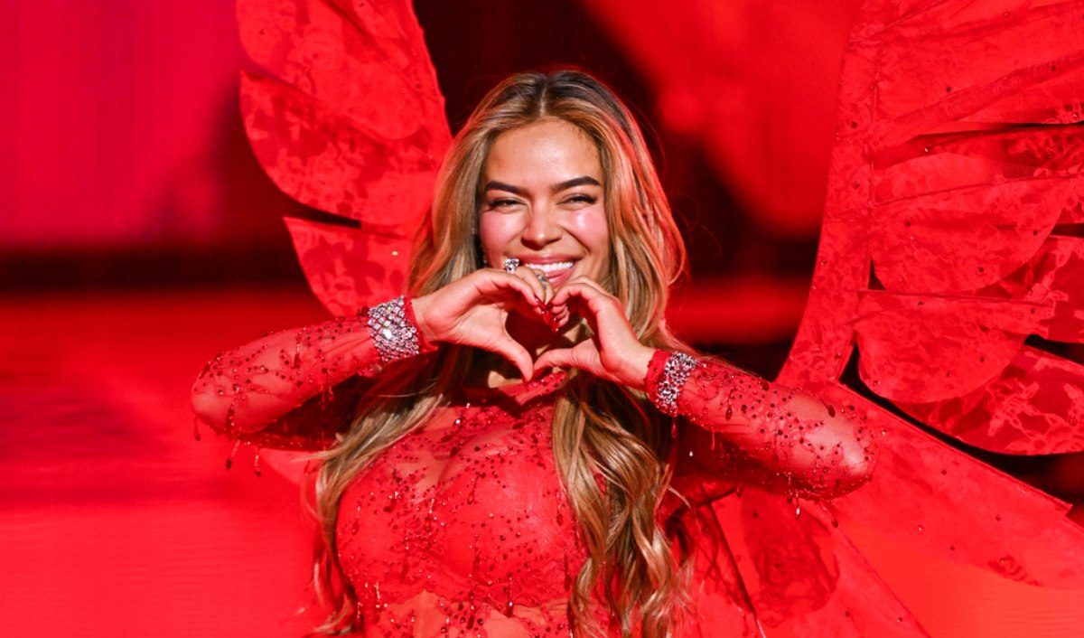 Karol G y más latinas se apoderaron del Victoria’s Secret Fashion Show ...