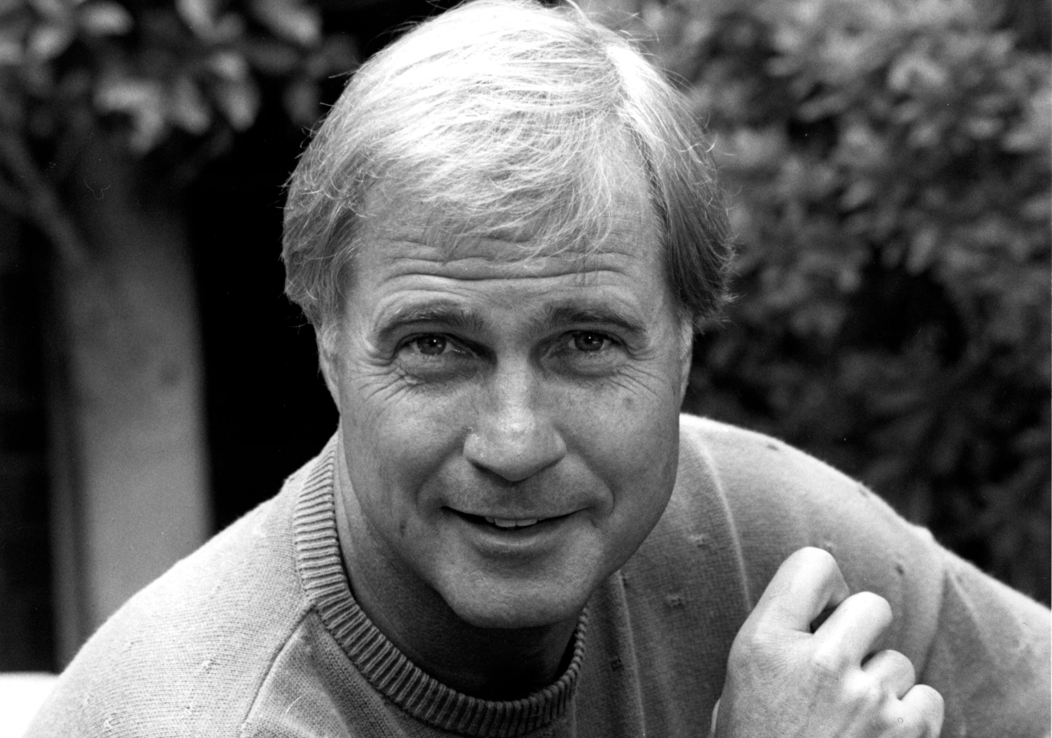 De las galaxias a las estrellas eternas: Gil Gerard muere a los 82 años ...